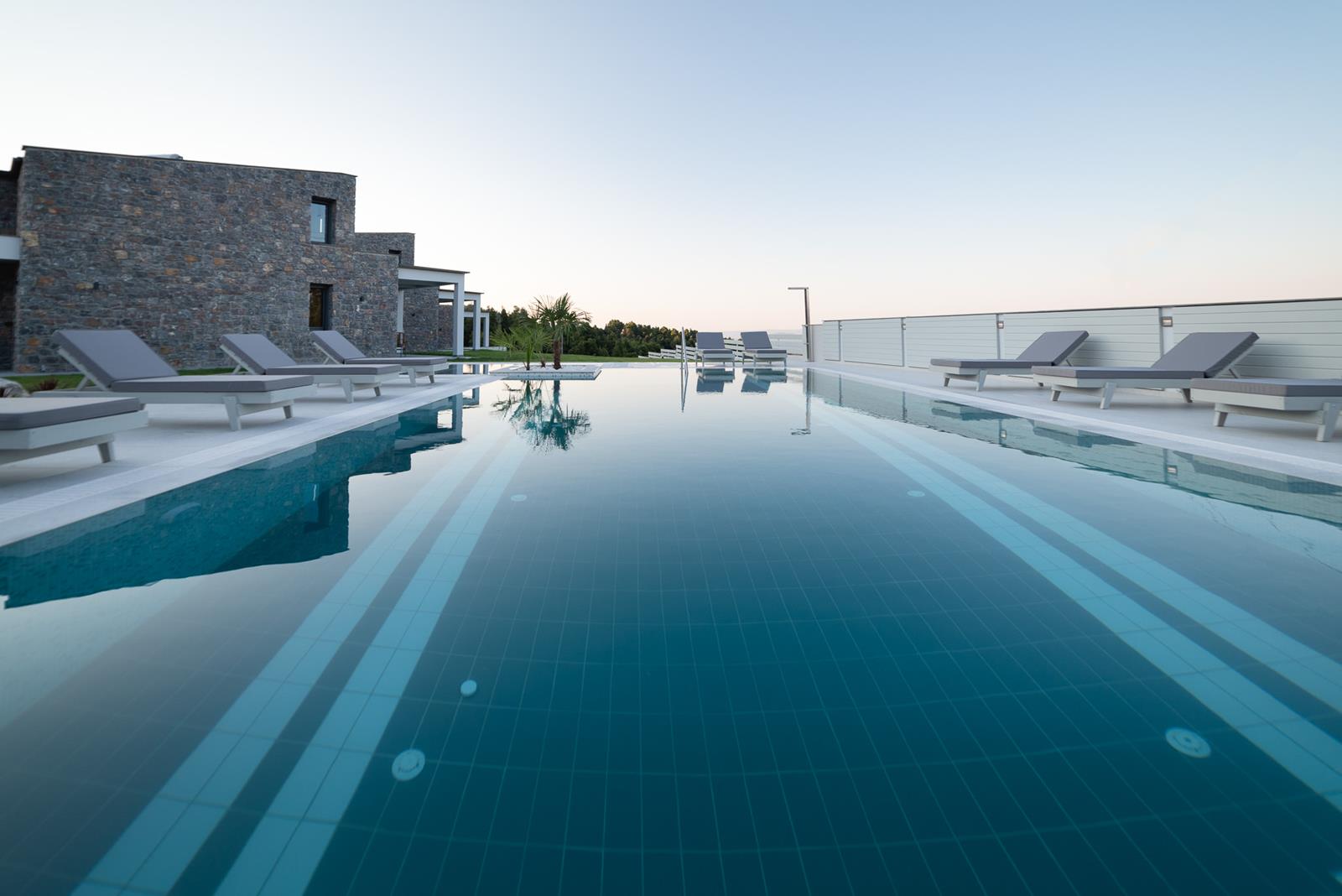 Βιλες με ιδιωτικη πισινα Χαλκιδικη - Terra Olivia Villas & Suites